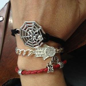 Spider Web Bracelet on Luulla