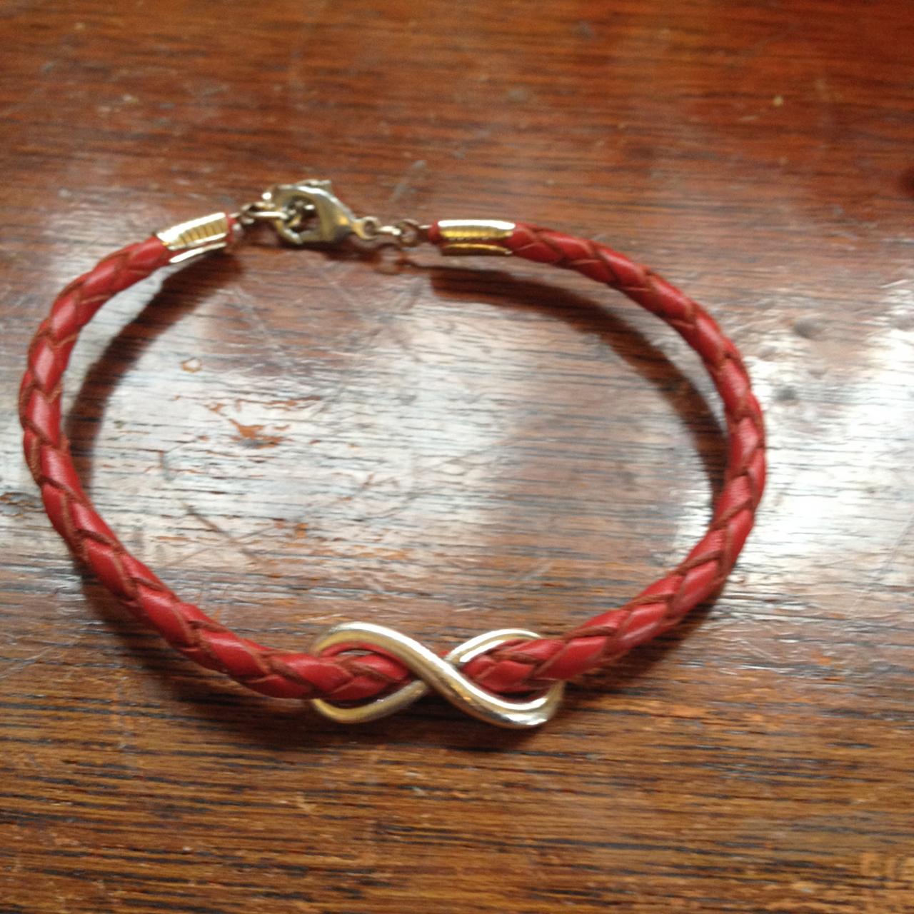 Infinity Braid Bracelet on Luulla